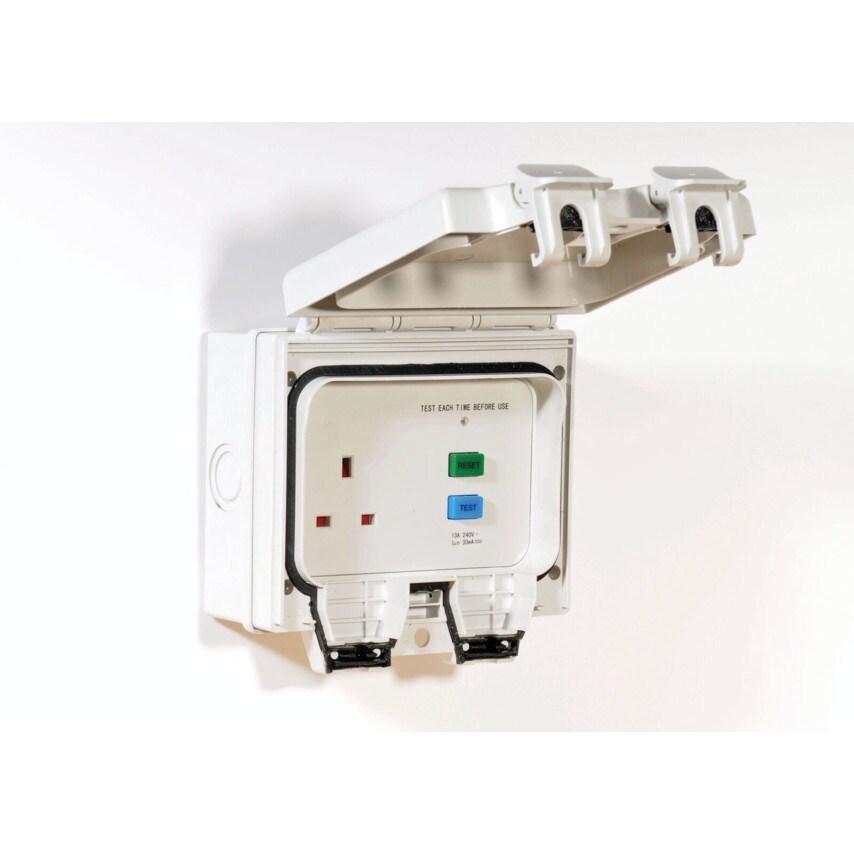 Shop SMJ IP Rated Socket, 1-Gang, RCD Protected - IP Rated Plugs ...